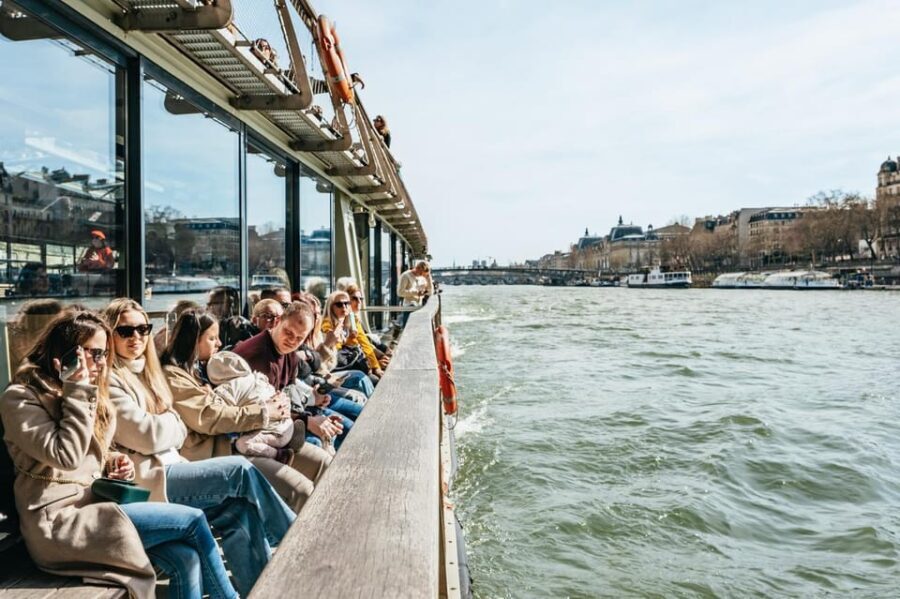 Paris: Seine Cruise and Macaron Tasting by the Eiffel Tower - Why You Should Consider This Tour