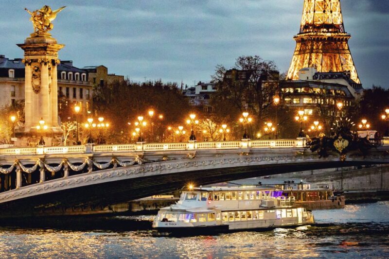 Paris: Seine Dinner Cruise from Eiffel Tower/Liberty Statue - A Practical Review of the Paris Seine Dinner Cruise from Eiffel Tower/Liberty Statue