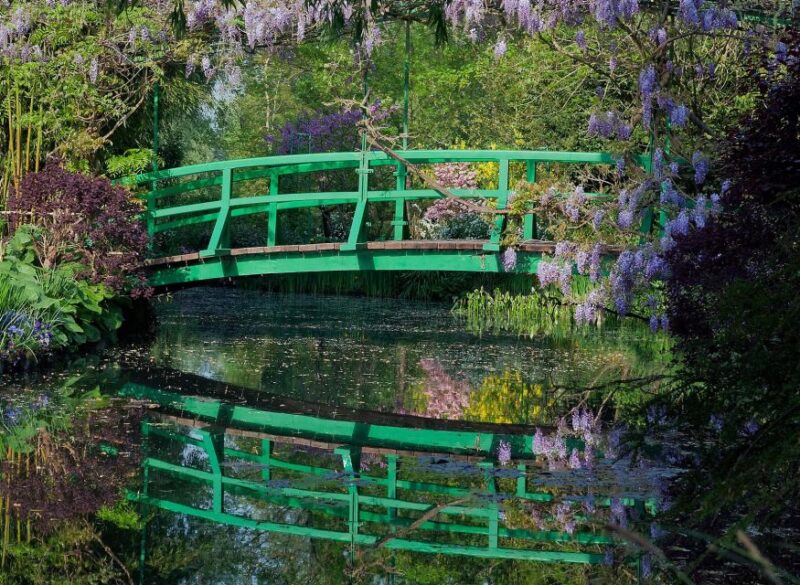 Paris: Transport for visit Giverny Claude Monet 7 peoples - Key Points