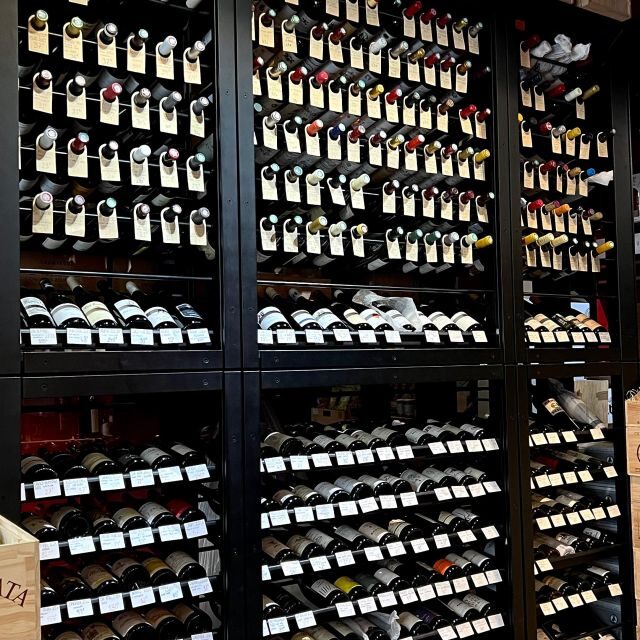 Paris : Wine tasting at the cellar of Joël Robuchon - The Setting and Atmosphere