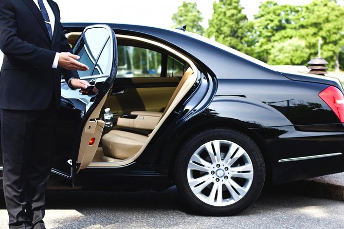 Pick up from Da Nang airport to Hoi An by private car - A Practical Look at the Da Nang Airport to Hoi An Private Car Service