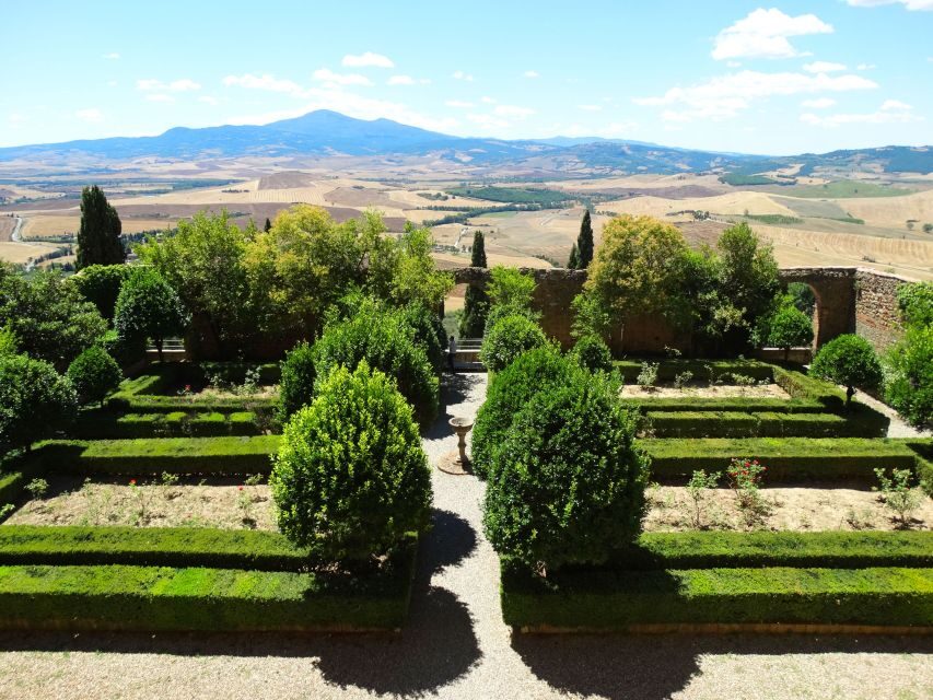 Pienza: Private Walking Tour with Tuscan Tasting Experience - The Tasting Experience: Flavors of Tuscany
