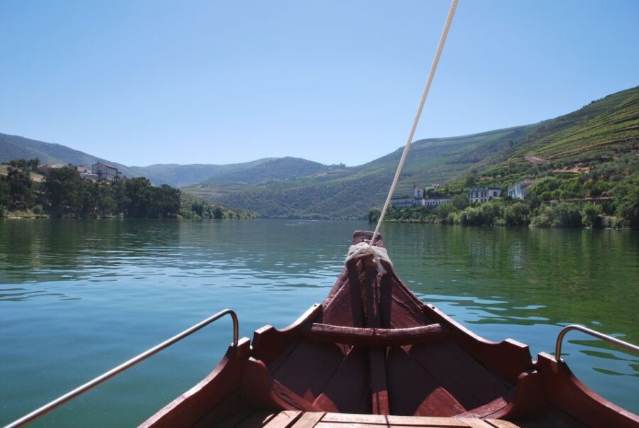 Pinhão: 2-Hour Rabelo Boat Tour with Audio Guide - What Makes This Tour Special?