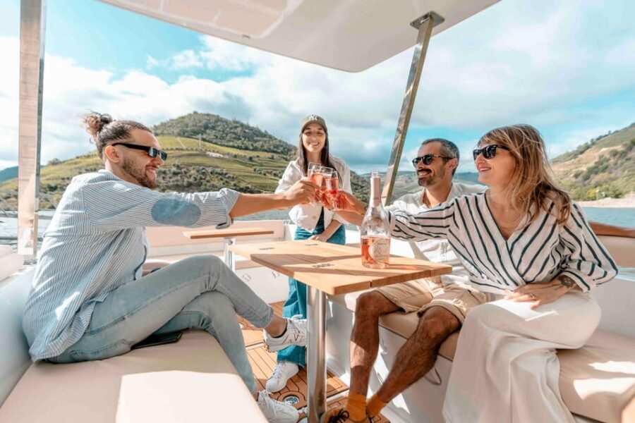 Pinhão: Private Electric Boat Tour 1h- Wine Tasting Included - What to expect: comfort, scenery, and wine