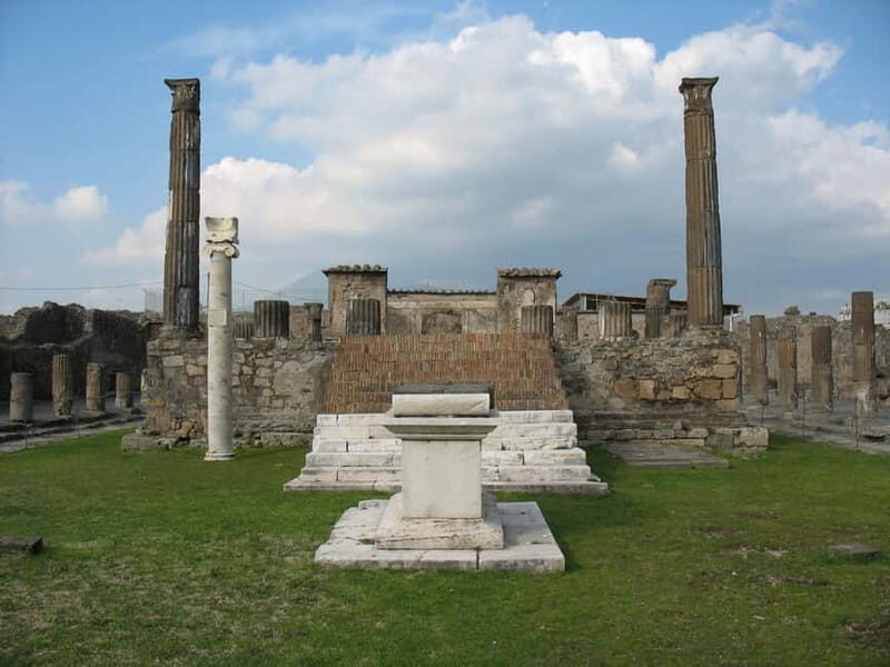 Pompeii: Group Tour with an Archeologist Guide - FAQs