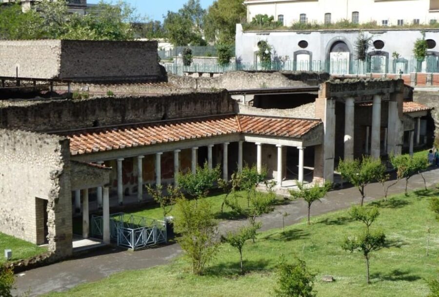 Pompeii: Oplontis Small Group Tour with an Archaeologist - What Makes This Tour Stand Out