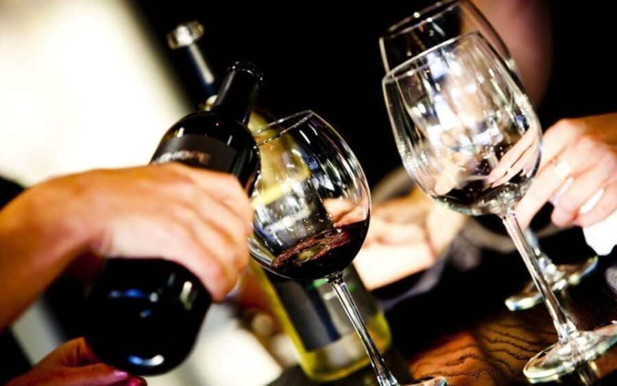 Pompeii Winery Tour, Tasting & Lunch - Who Will Enjoy This Experience?