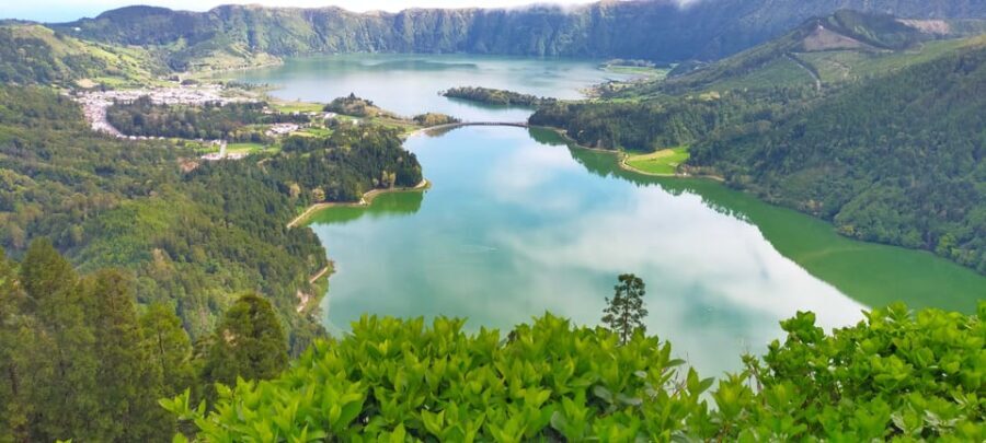 Ponta Delgada: Private Tour Sete Cidades Green e Blue Lakes - Key Points