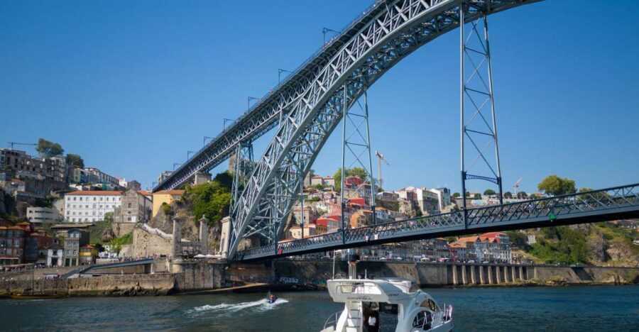 Porto: 6 Bridges Port Wine River Cruise with 4 Tastings - The Itinerary: What to Expect at Each Stop