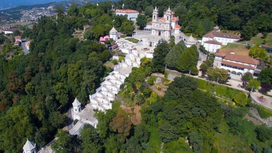 Porto: Braga & Guimarães Private Tour - How transportation and timing work