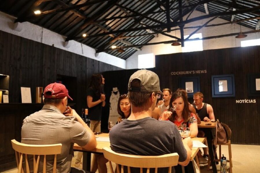 Porto City Private Tour Half-Day Minivan - City Center Highlights: From Avenida dos Aliados to Clérigos Tower