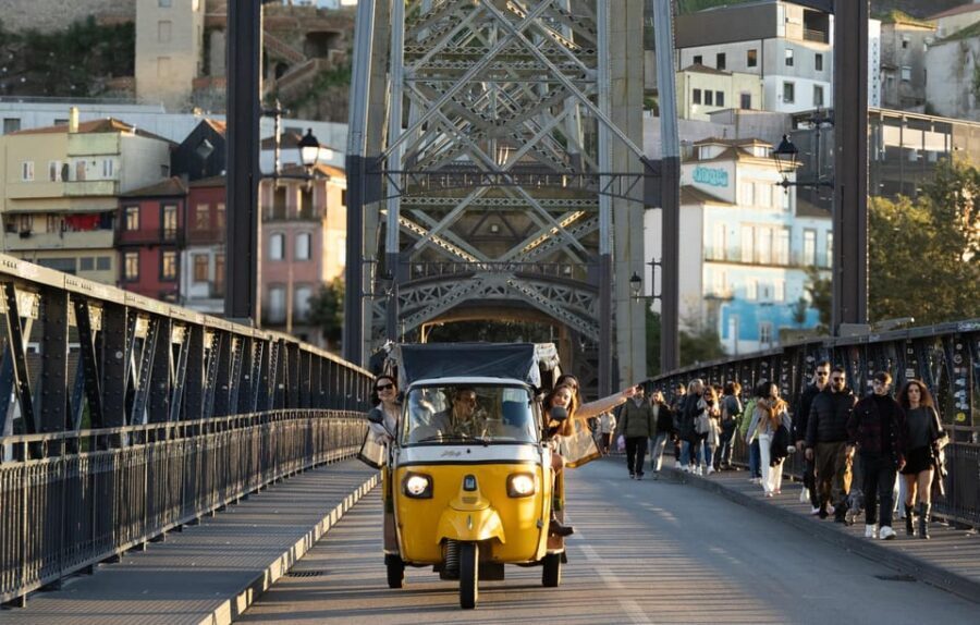 Porto Privado: Tuk Tuk e barco com guias locais - The Water Experience: A Sunset Cruise