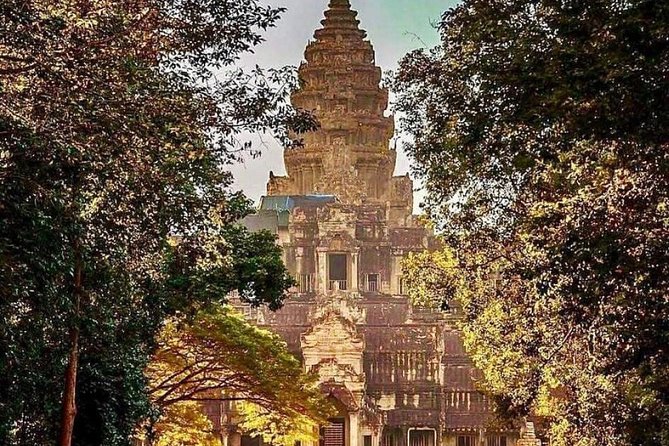 Private 2 Days Angkor Wat Sunrise, Floating Village & Beng Mealea - Exploring Angkor Wat at Dawn: A Sunrise Spectacle