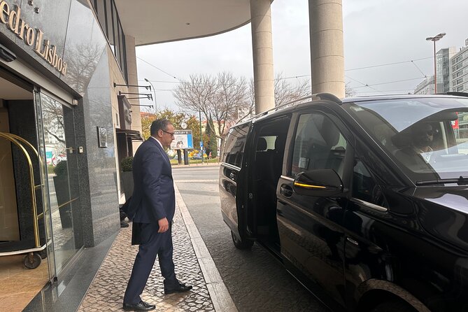 Private Airport Transfer in Lisbon - Key Points