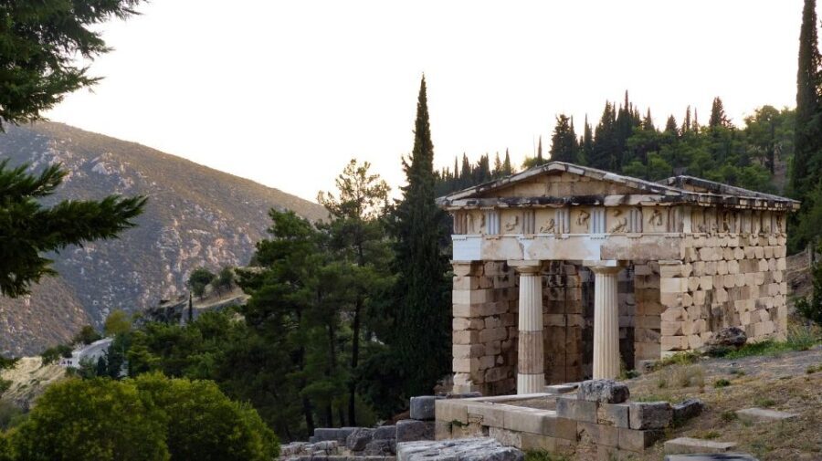 Private Day Tour Delphi and Village of Arachova from Athens - Analyzing the Value & Practical Aspects