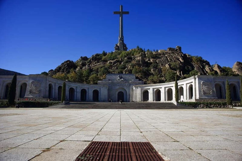 Private Escorial and Valley Tour with driver - Exploring El Escorial