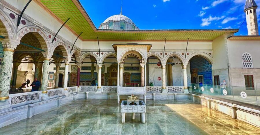 Private GOURMET FOOD Tour of Istanbul's Two Continents - The Sum Up