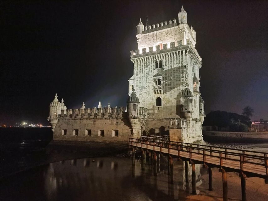 Private night tour, authentic Fado show & Portuguese dinner - Exploring Lisbon at Night: What to Expect