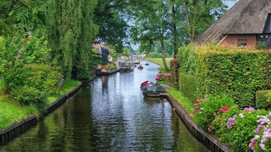 Private sightseeing tour to the Windmills & Giethoorn - What Travelers Are Saying