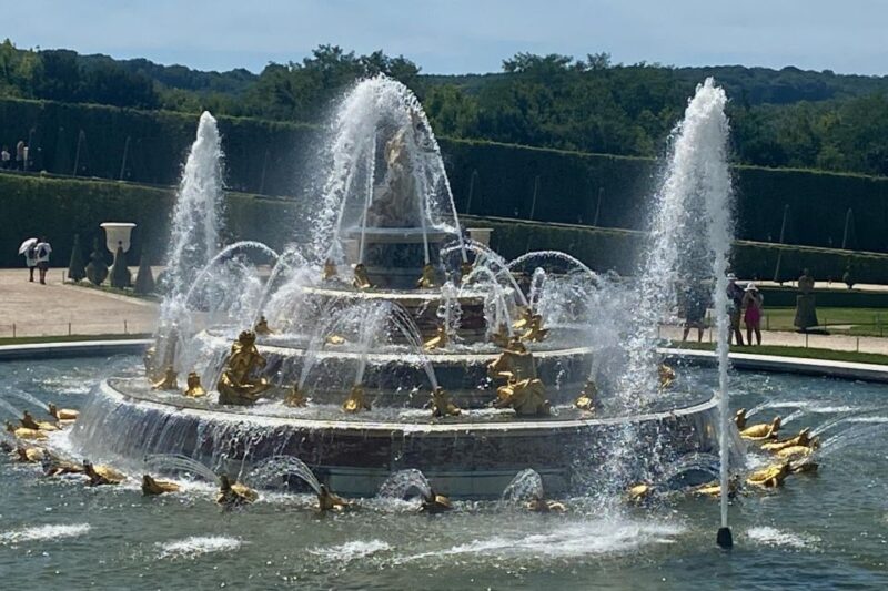 Private Versailles, Gardens, Trianon from Paris by Mercedes - Key Points