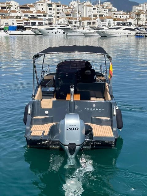 Puerto Banus: Boat Charter Moonday Yacht - What to Expect on Your Moonday Yacht Experience
