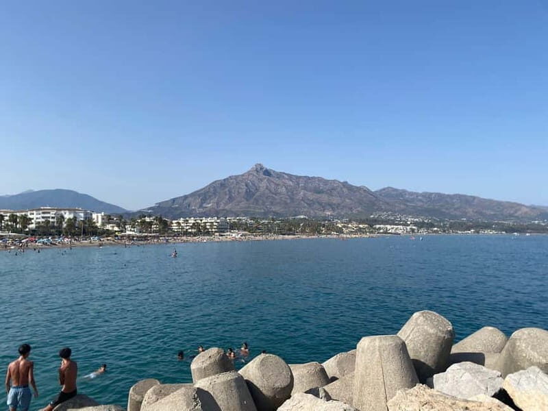 Puerto Banus: Premium nightclub tour PRIVATE with 3 clubs and 1 drink - Drinks and Food
