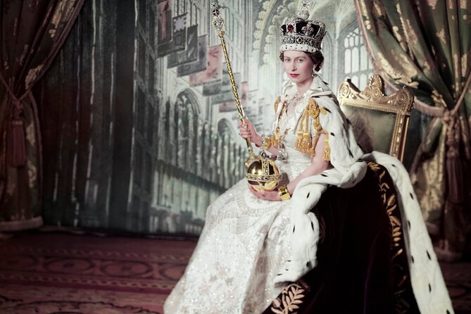 Queen Elizabeth II Private Walking Tour of London - Key Points