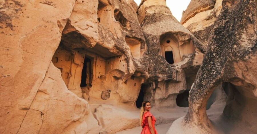 Red Tour in Cappadocia with English Guide - How the Tour Works: Logistics and Practicalities