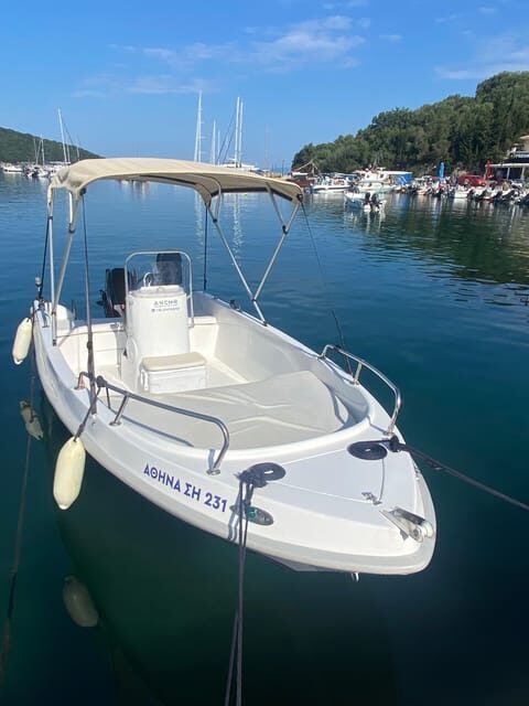 Rent a small boat 30 hp without license! - What this experience involves