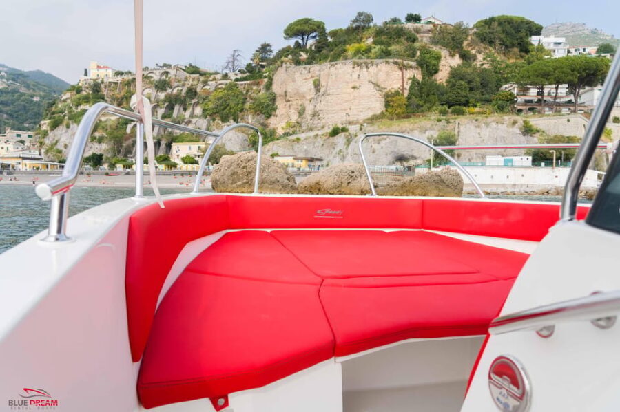 Rent boat in Amalfi Coast without license or with Skipper - A Detailed Breakdown of the Experience