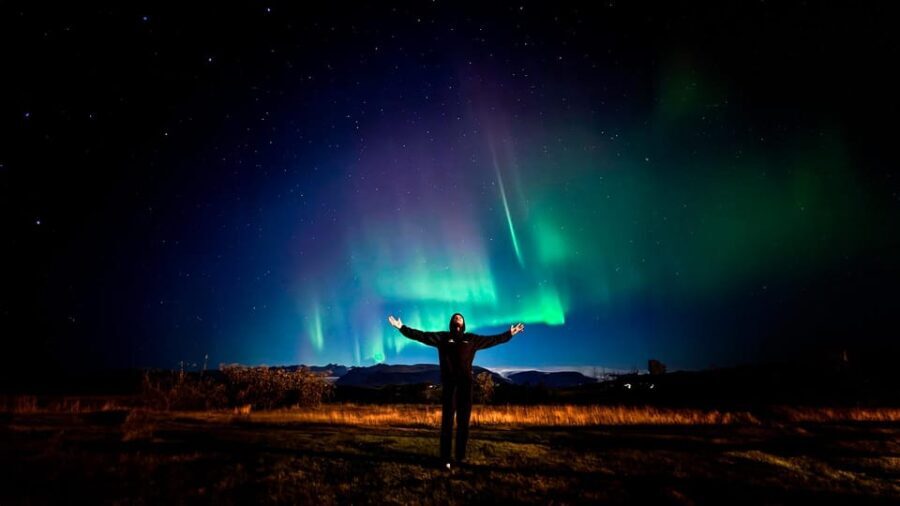 Reykjavík: 4x4 Minibus Northern Lights with Photo and Cocoa - Key Points