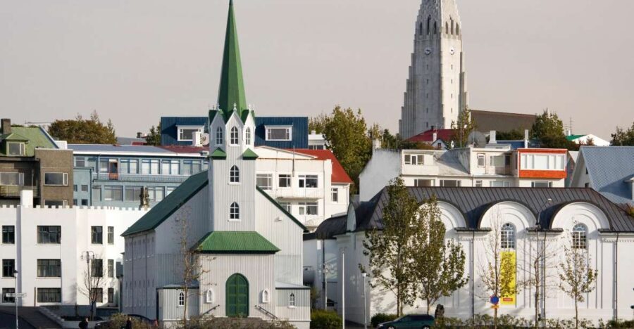 Reykjavik: Express Walk with a Local in 60 minutes - Why This Tour Works Well