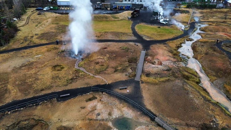 Reykjavík: Golden Circle, 2 Geysers & Geothermal Bakery Tour - How the Tour Works: Practical Details