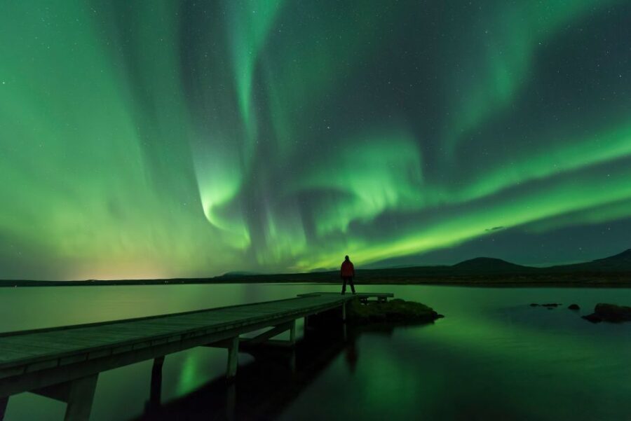 Reykjavik: Small Group Northern Lights Tour - The Value of Guided Aurora Tours