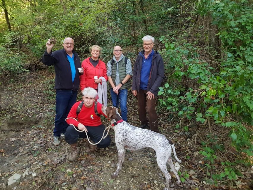 Ricerca del tartufo: esperienza da tartufaio per un giorno - Exploring the Truffle Hunt: A Deep Dive