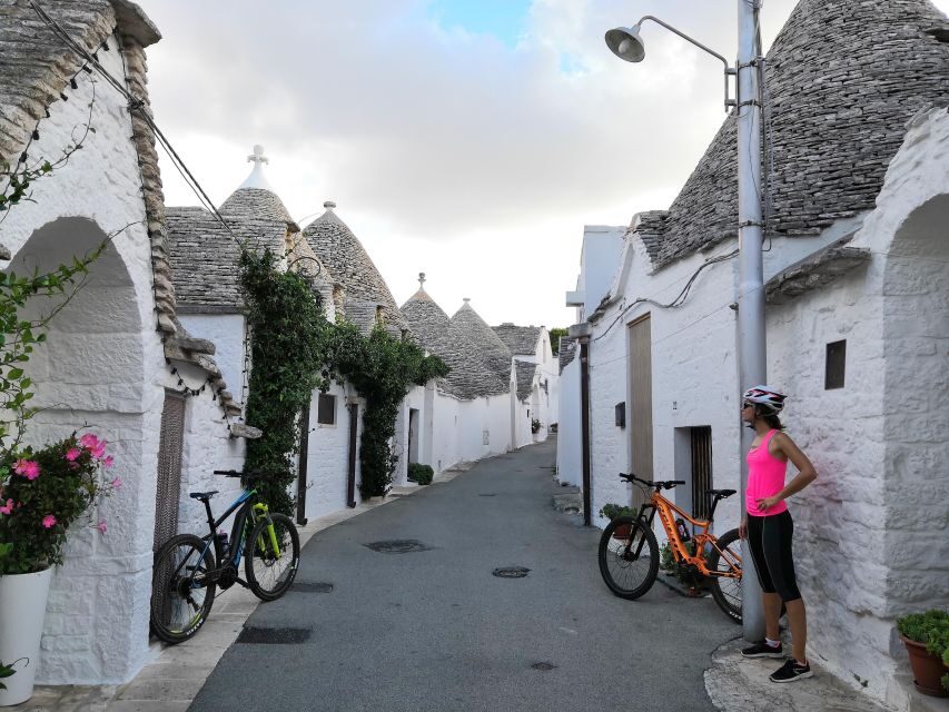 Riding to Alberobello and countryside with E-Bike