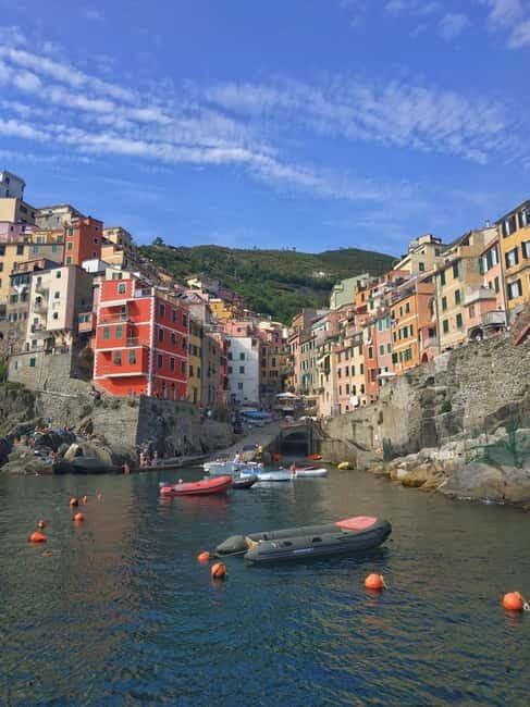 Riomaggiore: Cinque Terre Sunset Tour with Wine & Focaccia - The Itinerary and What It Offers