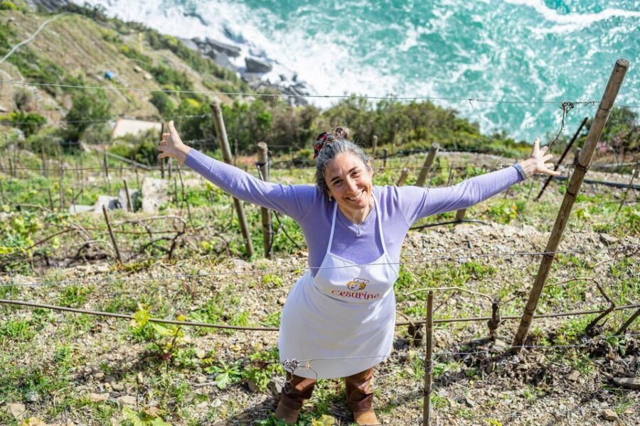 Riomaggiore: Cooking Class at a Local's Home - Discovering the Experience