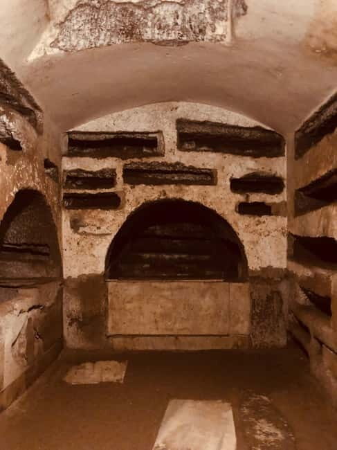 Roman Catacombs Guided Tour with Transfer - Accessibility and Practical Considerations