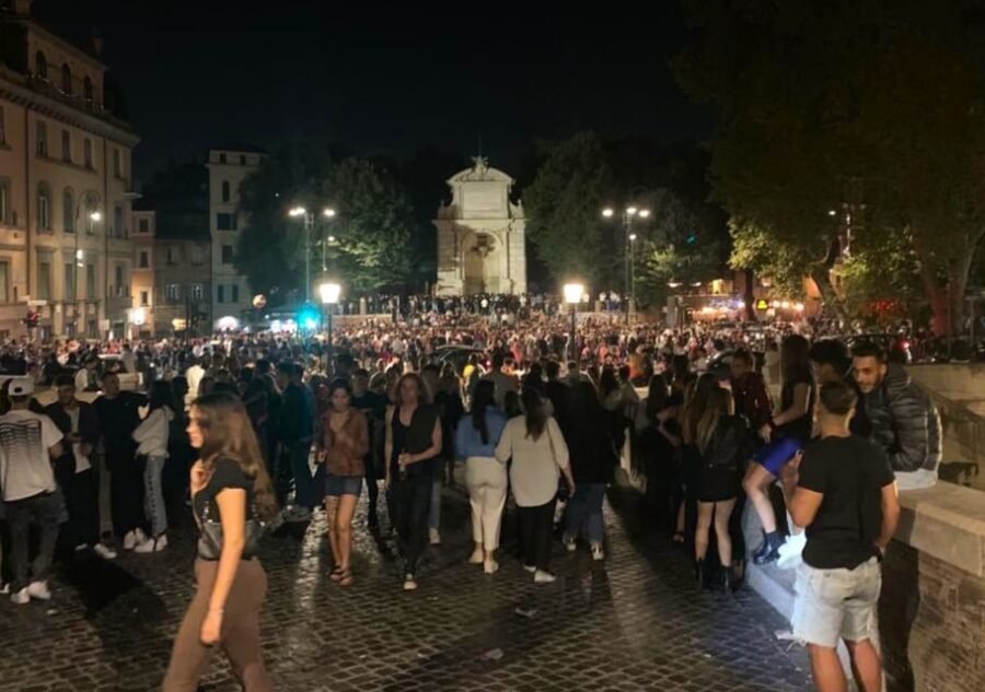 Rome: Guided Bar Crawl in Trastevere - The Bars and Atmosphere