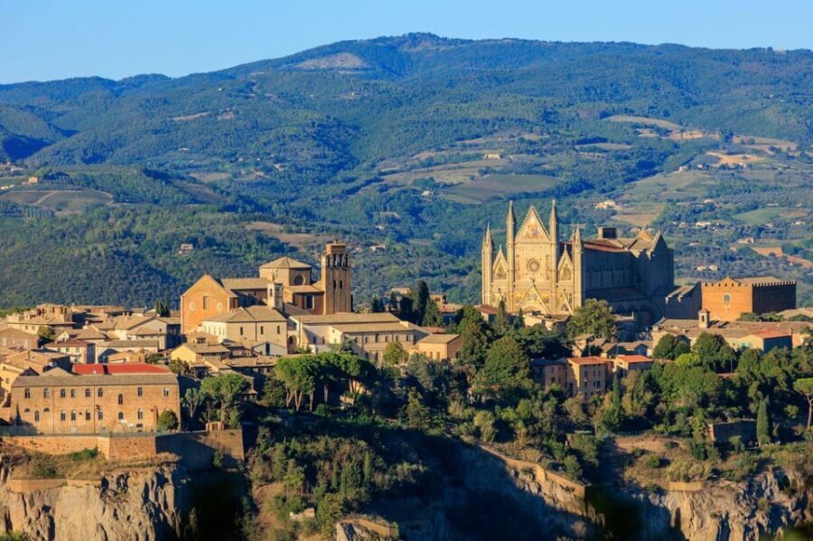 Rome: Orvieto Day Trip with Train Ride, Duomo & Lunch - Exploring Orvieto’s Historic Center
