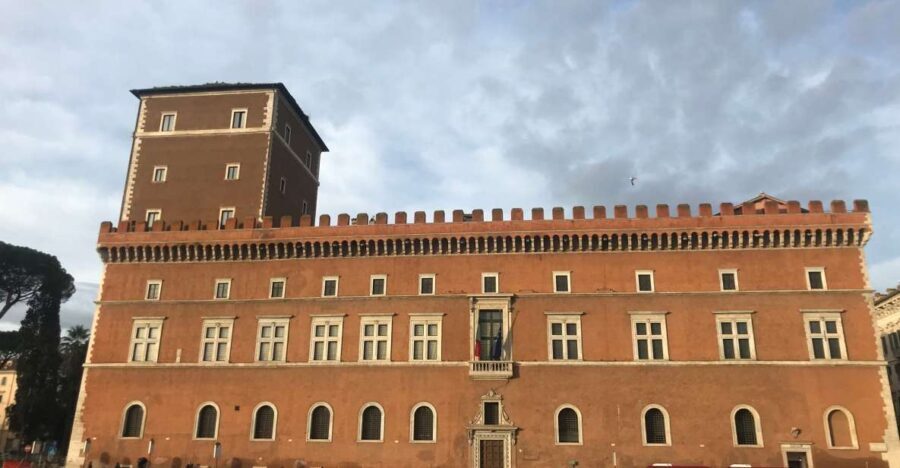 Rome: Palazzo Venezia Reserved Entrance with Museum - Practicalities and Considerations