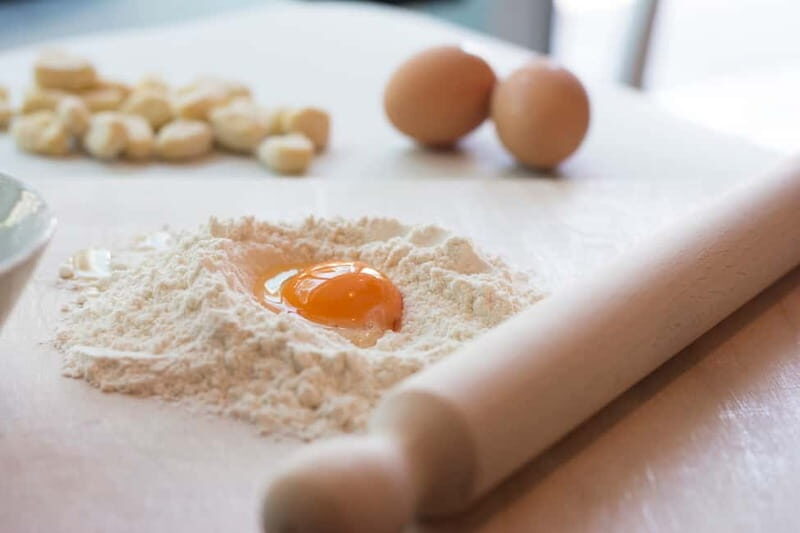 Rome: Pasta, Ravioli, and Tiramisu Cooking Class with Wine - Analyzing the Value and Experience
