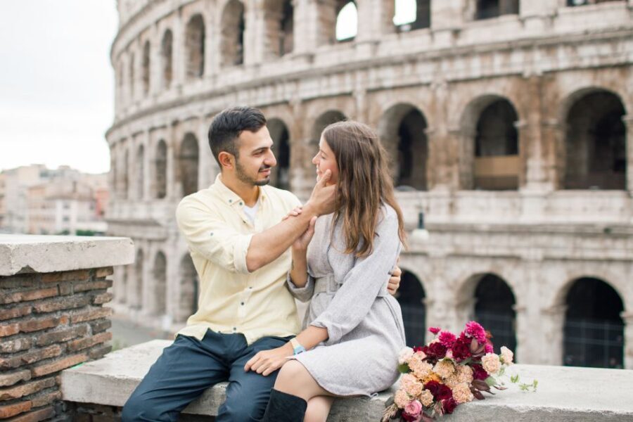 Rome: Personalized Photoshoot outside the Colosseum