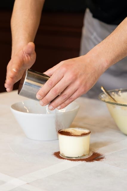Rome: Pizza & Tiramisu Cooking Class with Meal and Drink - What Makes This Tour Stand Out?