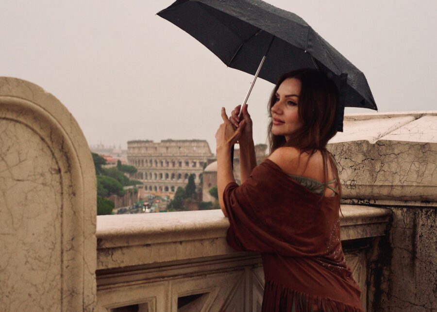 Rome: Private Couple Photoshoot with Candid & Romantic Times - FAQs