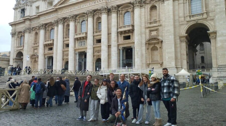 Rome: Vatican Museums and Sistine Chapel Guided Tour - Meeting Point and Accessibility