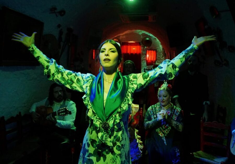 Sacromonte: Flamenco Show at Cuevas Los Tarantos Tickets - What Makes Cuevas Los Tarantos Special?