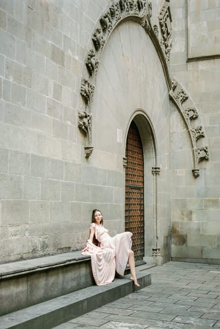 Sagrada Familia Shooting Couple w/ Private Photographer - Who Should Consider This?