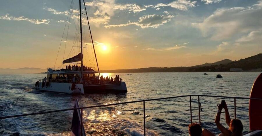 Saint Raphaël : Sunset Cruise Cape Dramont & Golden Island - What to Expect on Board